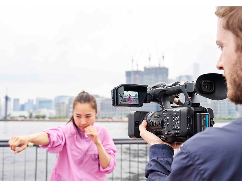 Sony Unveils New 4K Handheld Camcorders HXR-NX800 and PXW-Z200 with Advanced AI Features ...